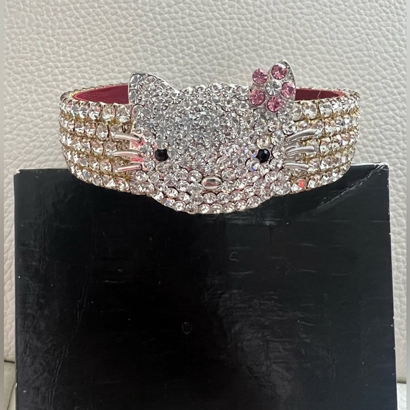 BUTTERFLY BUCKLES | Jewelry | Nwot Crystal Hello Kitty Bangle Bracelet ...